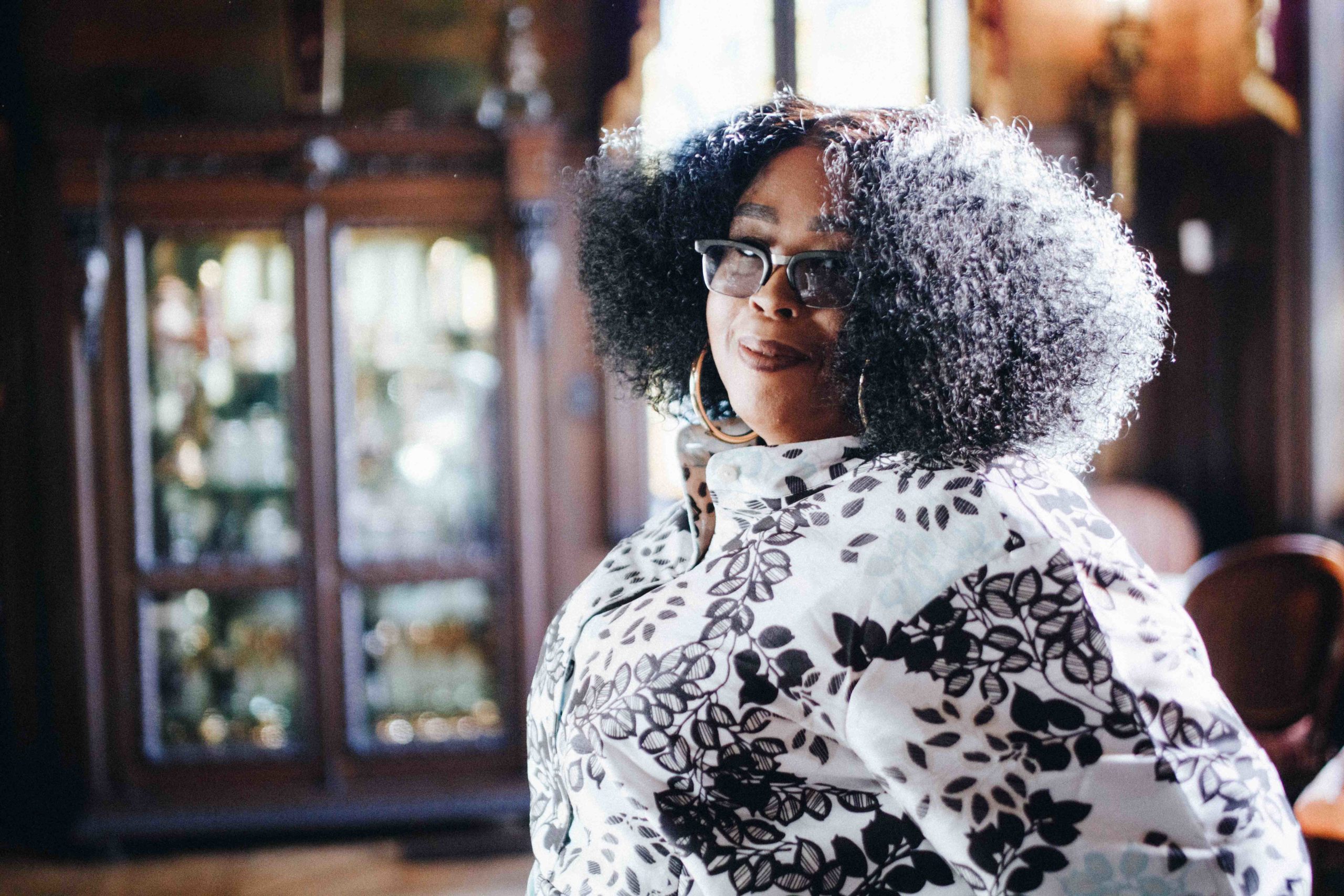 Bio - LILLI LEWIS | singer/composer